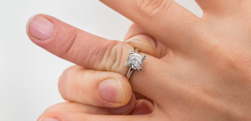 Wildrose Jewellers Can Remove Ring Off a Swollen Finger
