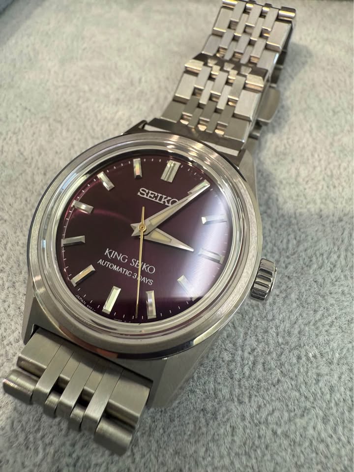 King Seiko 36mm Burgundy, Automatic 100 meters Men’s Watch 2024